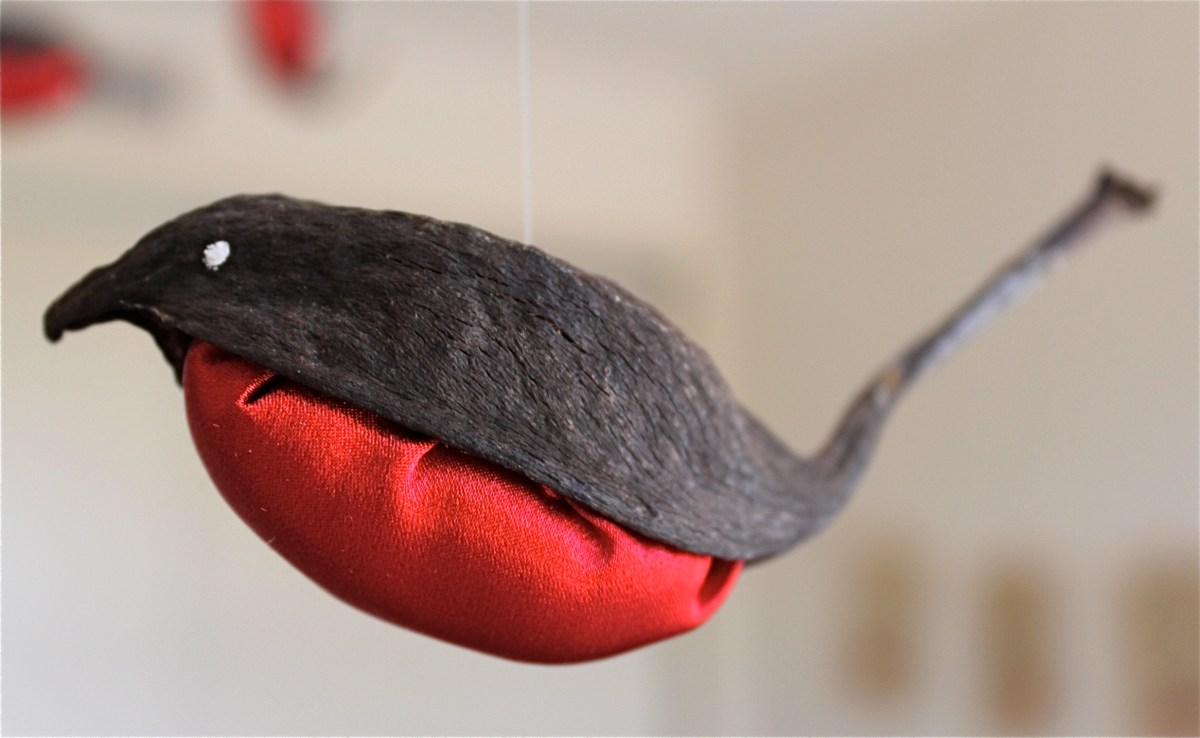 Robin Red Breast (seed pod) Mobile – Hey Bernice!